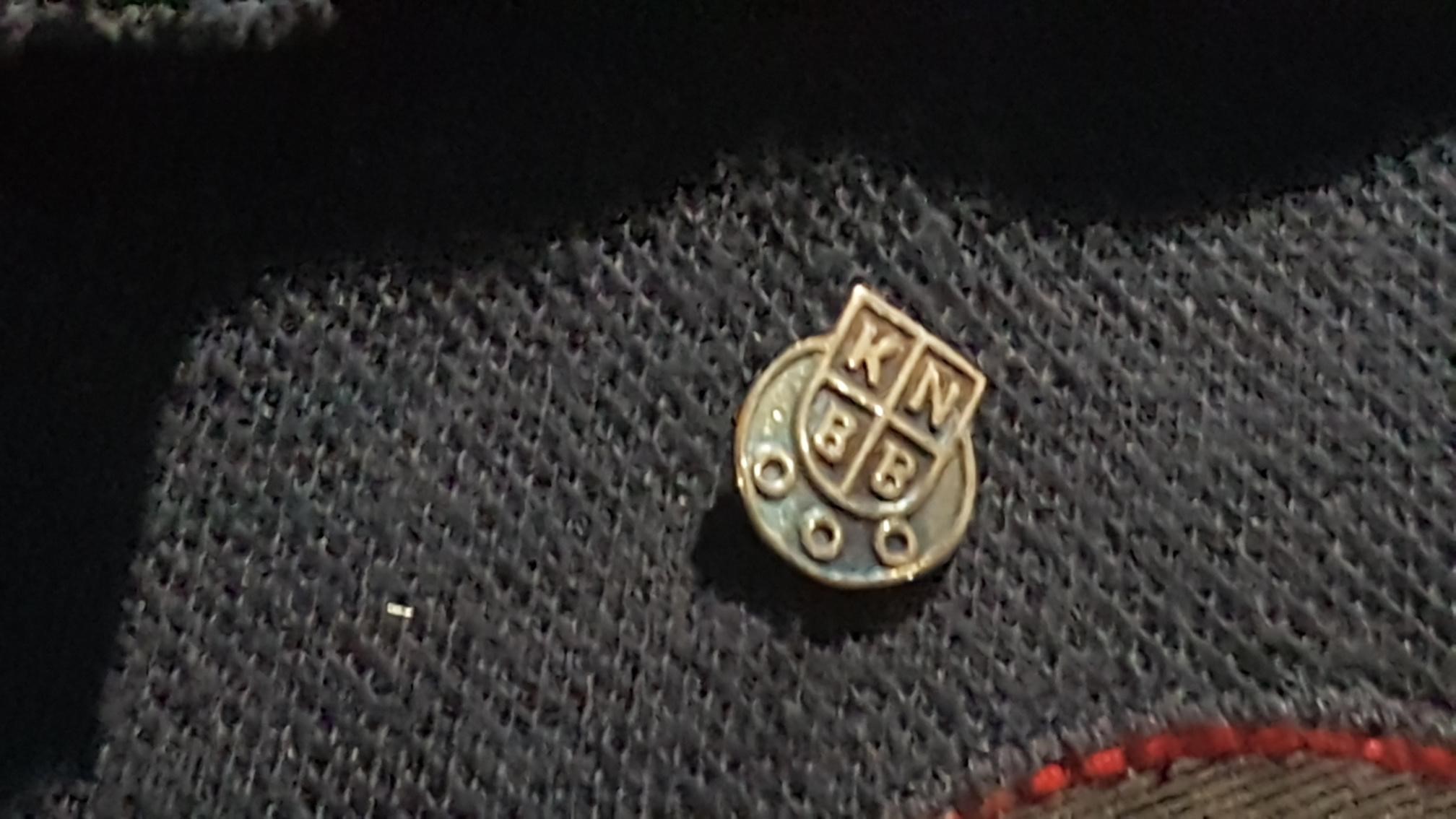 Waarderingsspeld KNBB voor Cees van Schaik | Carambole